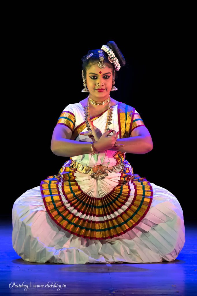 MOHINIYATTAM DANCE - Clickstory